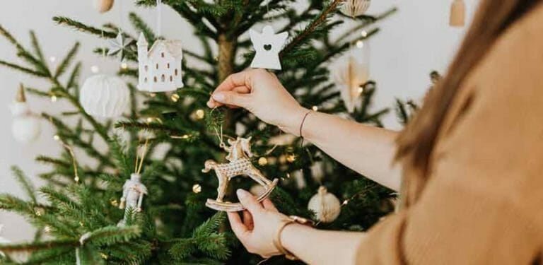 Christmas packaging facts and waste statistics (2025 update)