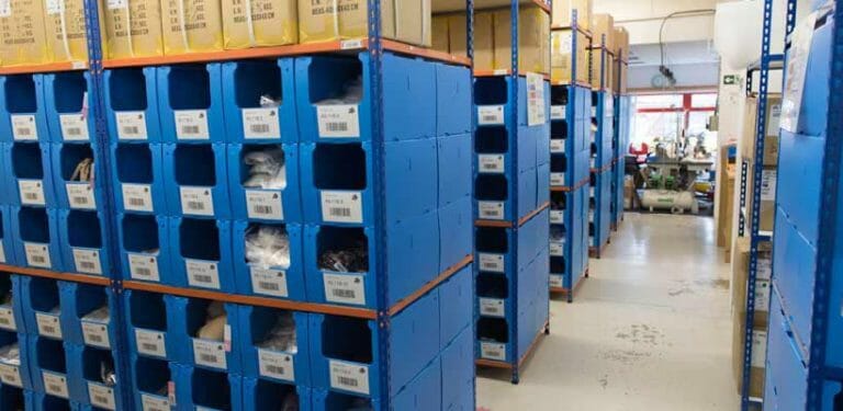 Temporary picking bins – 12 ways they help with seasonal demand