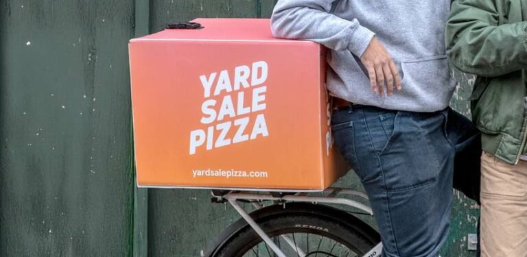 Case Study: Yard Sale Pizza brands 180+ vehicles with Correx® moped boxes